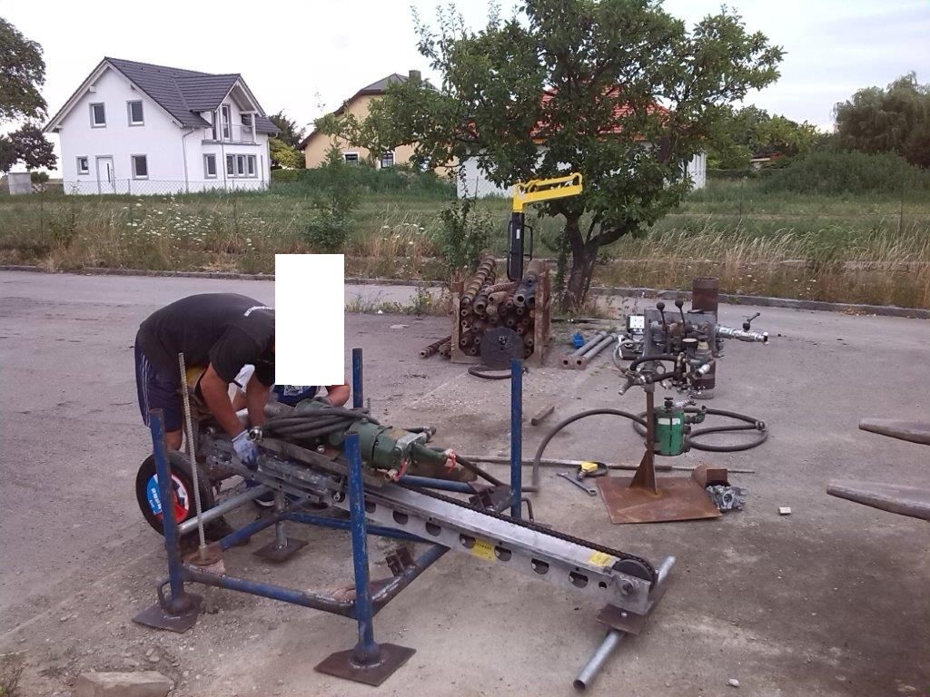 Compressed Air Lightweight Drilling Machine - DRILLING MINING CONCEPTS
